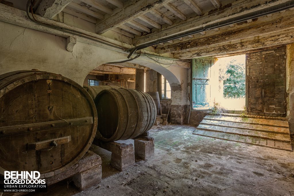 Villa Cripta, House with a Crypt, Italy » Urbex | Behind Closed Doors ...